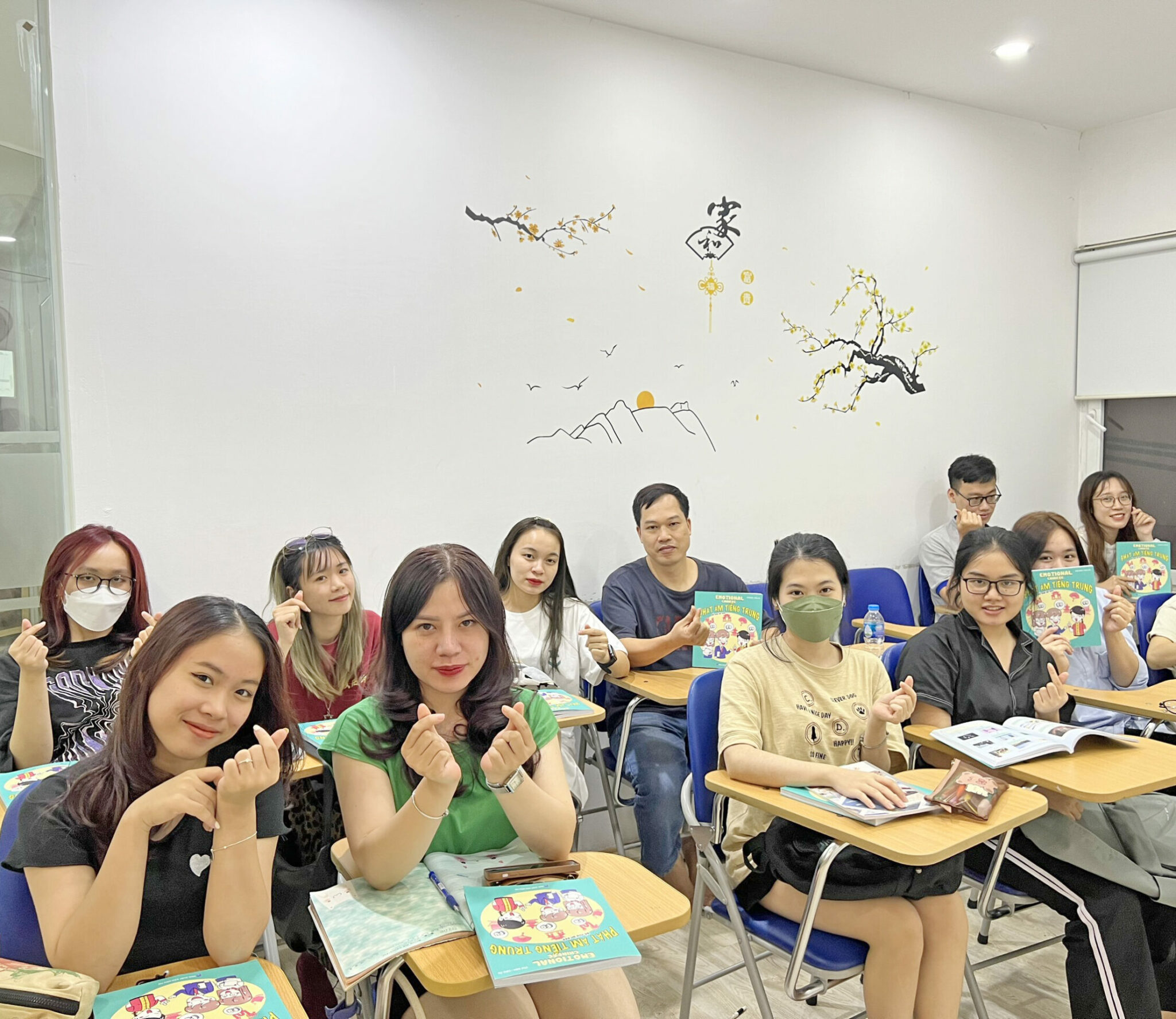 Sách Emotional Chinese - Tiếng Trung Cầm Xu - Phát âm chuẩn, nói tự tin